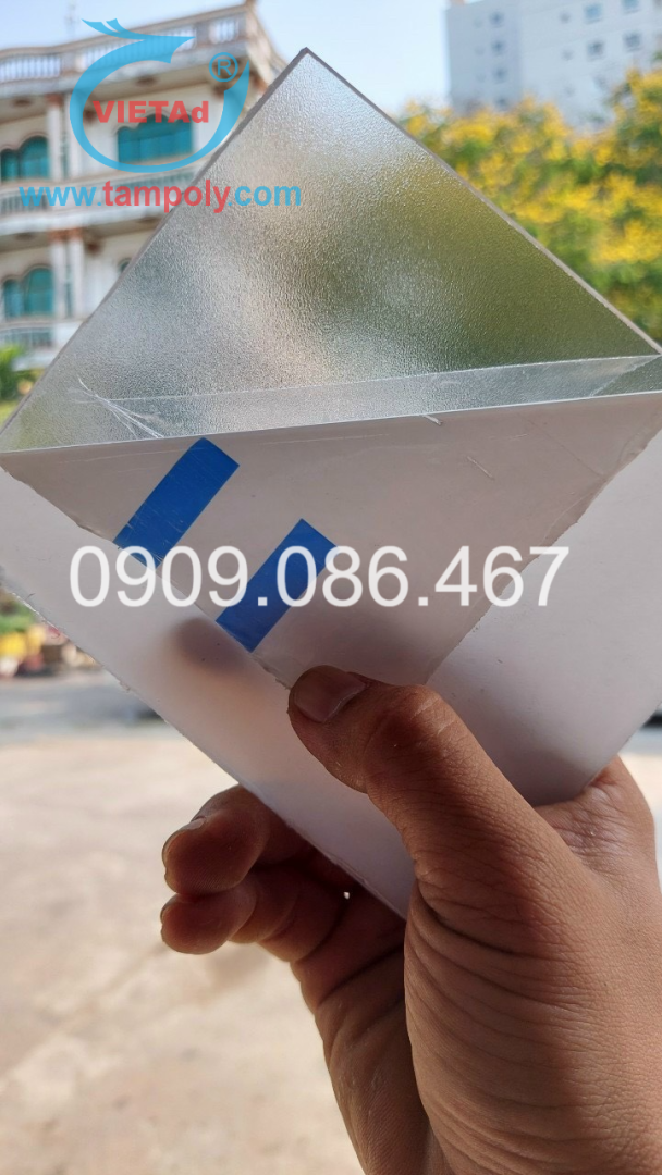 Bảng Báo Giá Tấm Polycarbonate Lợp Lấy Sáng Chi Tiết